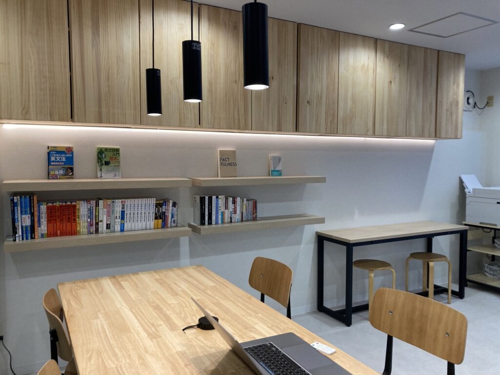 岐阜の自習室 スタディカフェ (Re:Study Cafe) - 高校生・社会人の資格、受験勉強ならここ